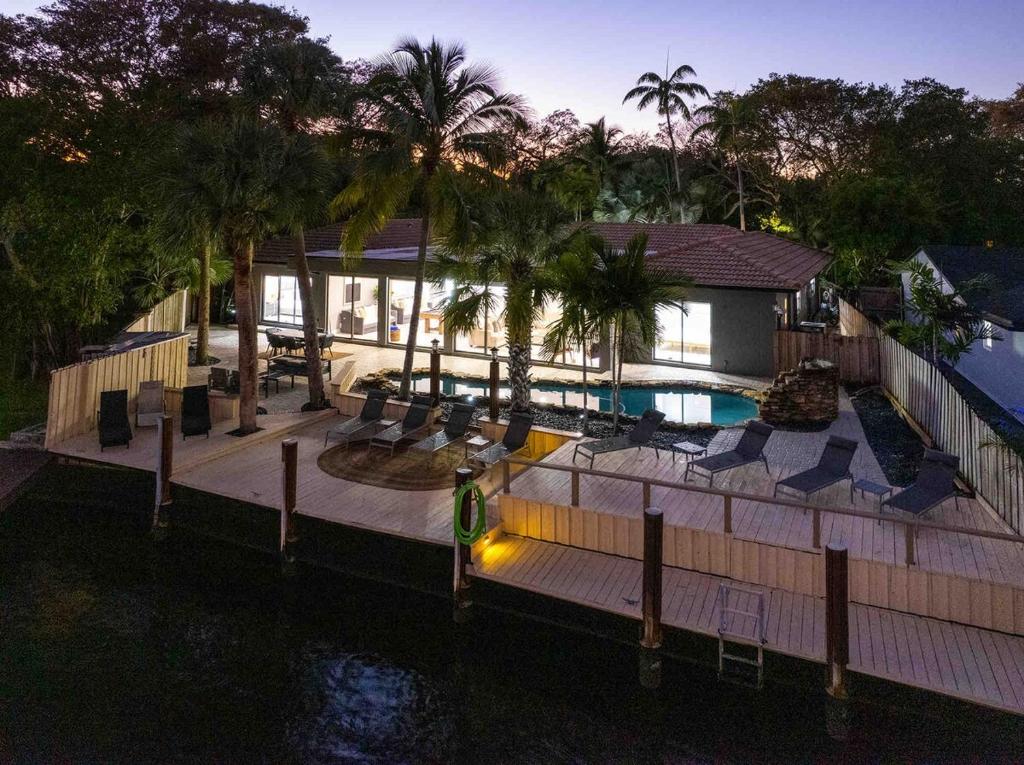 Riverbend Yacht Retreat Waterfront Villa with Pool, Fort Lauderdale ...