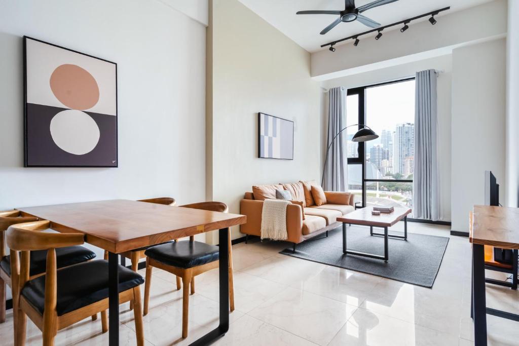 Blueground Kuala Lumpur pool nr Lake Gardens KUL-1, Kuala Lumpur ...