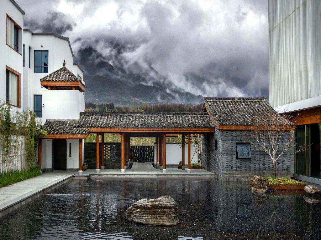 Tan She Tang Quan Resort Hotel, Hongcun Village, Mount Huangshan ...