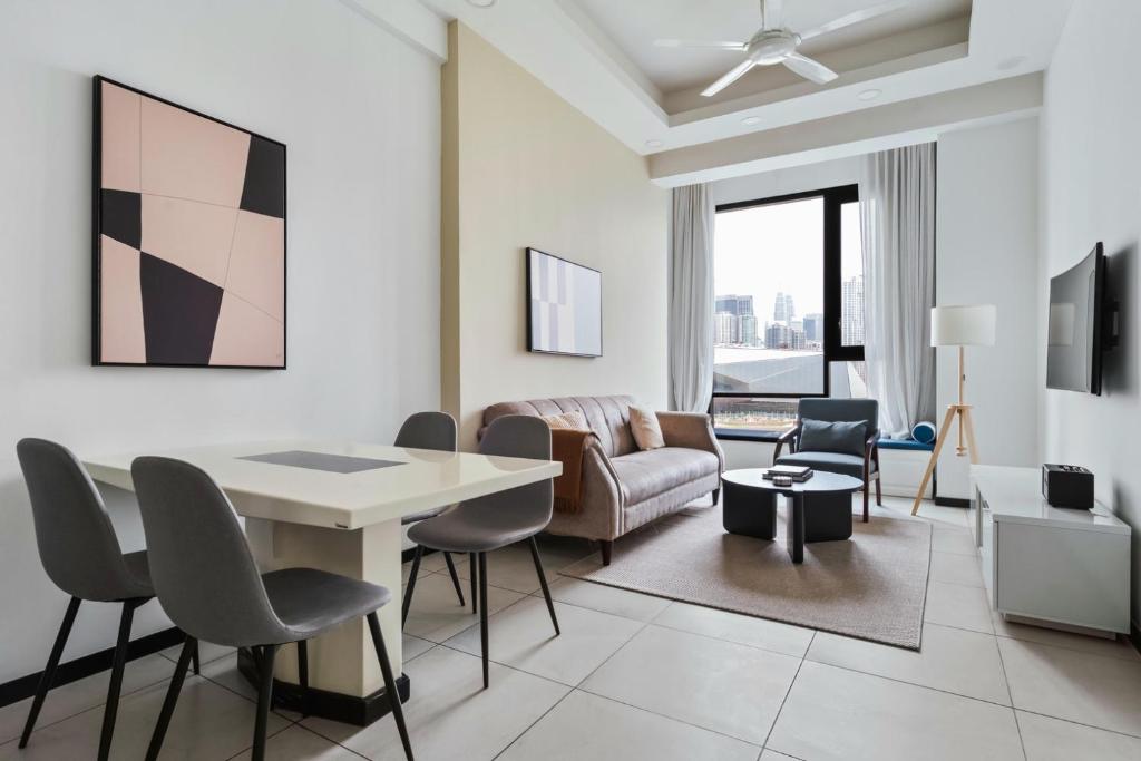 Blueground Kuala Lumpur pool nr KL Bird Park KUL-3, Kuala Lumpur ...