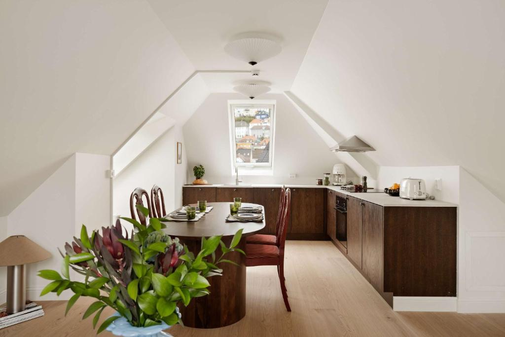 Bryggen Boutique l Stay Uniquely l 2 min to Floyen, Bergen ...