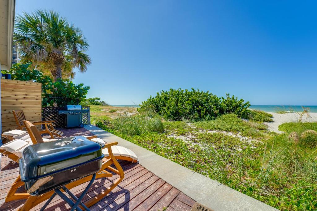 Beachfront Bliss and BBQs! Indian Rocks Beach Escape, Klirvoter Bič ...