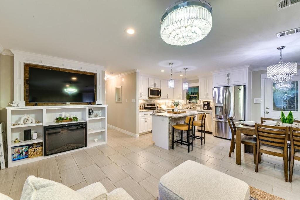 Walk to Frisco Commons Park Modern Home with Patio, Frisco (tarifs ...