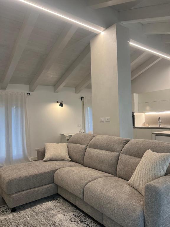 Maison Tomasi, Creazzo (updated prices 2025)