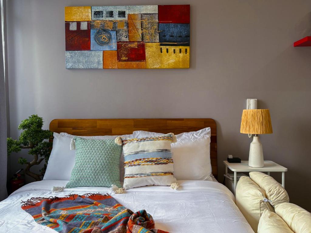 Hidden Village at Gramercy Makati with Infinity Pool Sauna Gym, Manila ...