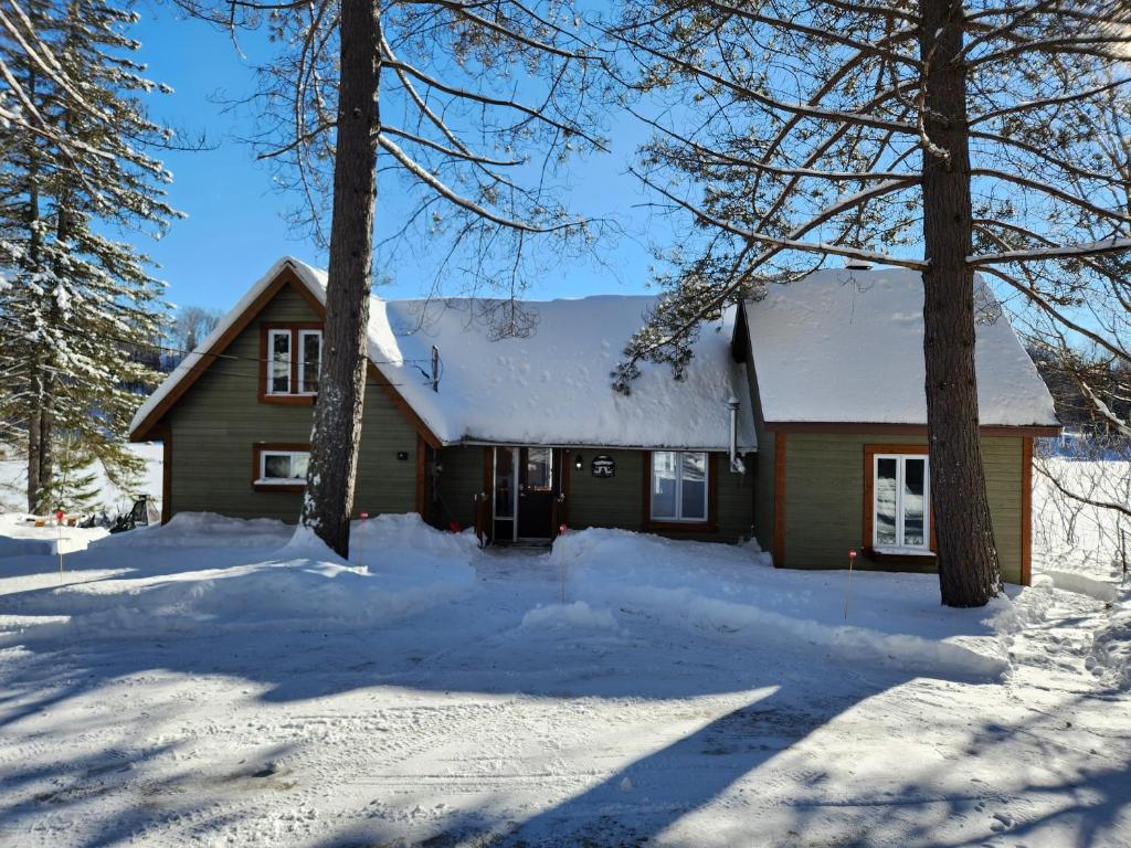 Chalet au bord de l'eau avec spa privé - Mauricie - Portneuf - Québec ...