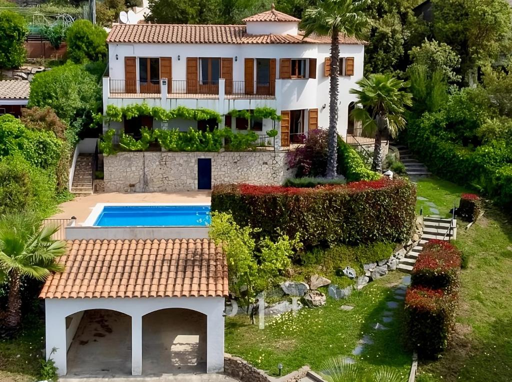 Beautiful Spacious Villa with Mountain View and Private Pool, Calonge ...