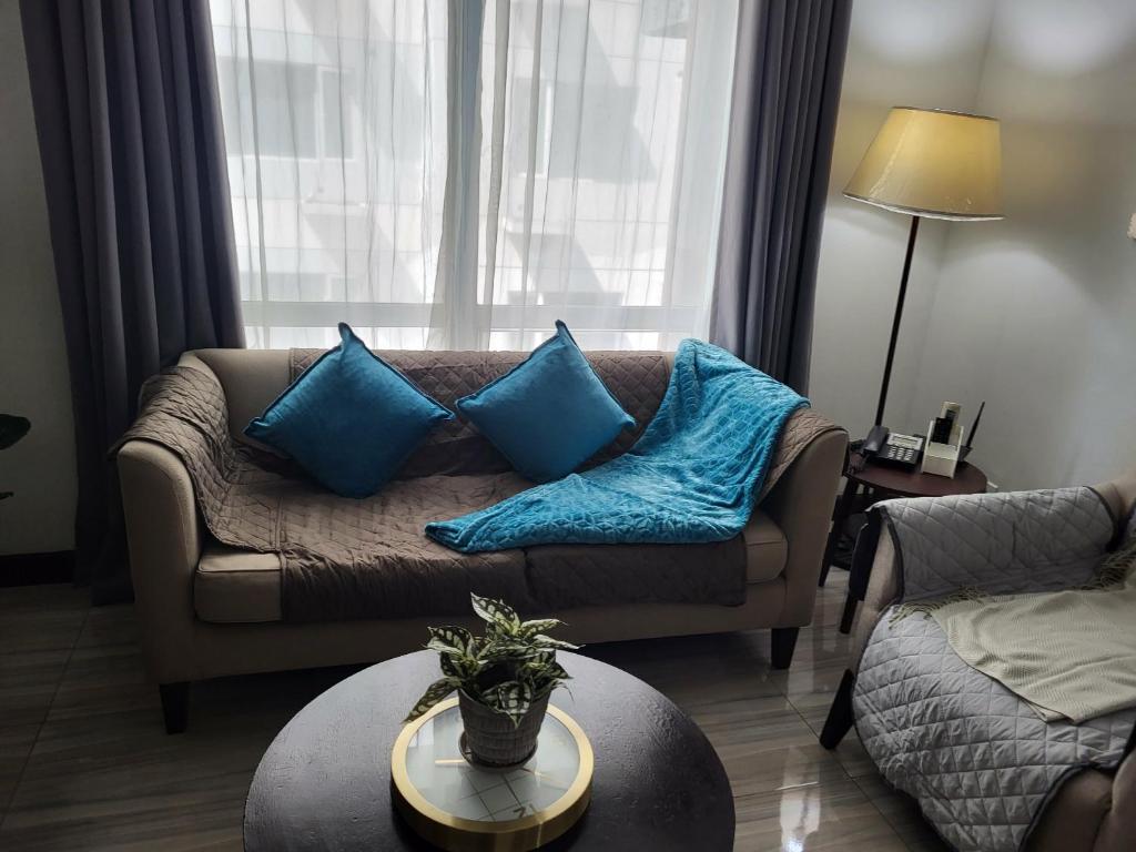 Lancaster Hotel Manila Executive Suite Room 1001, Manila (prezzi ...