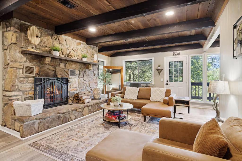 Smoky View Cabin Upper w Kitchen, Gatlinburg (ažurirane cene za 2025 ...