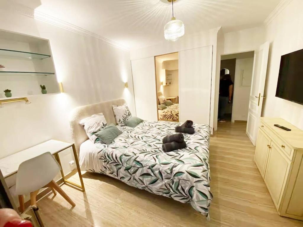 2P renovated apartment, Center, Terrace & Parking, Cannes (prețuri actualizate 2025)