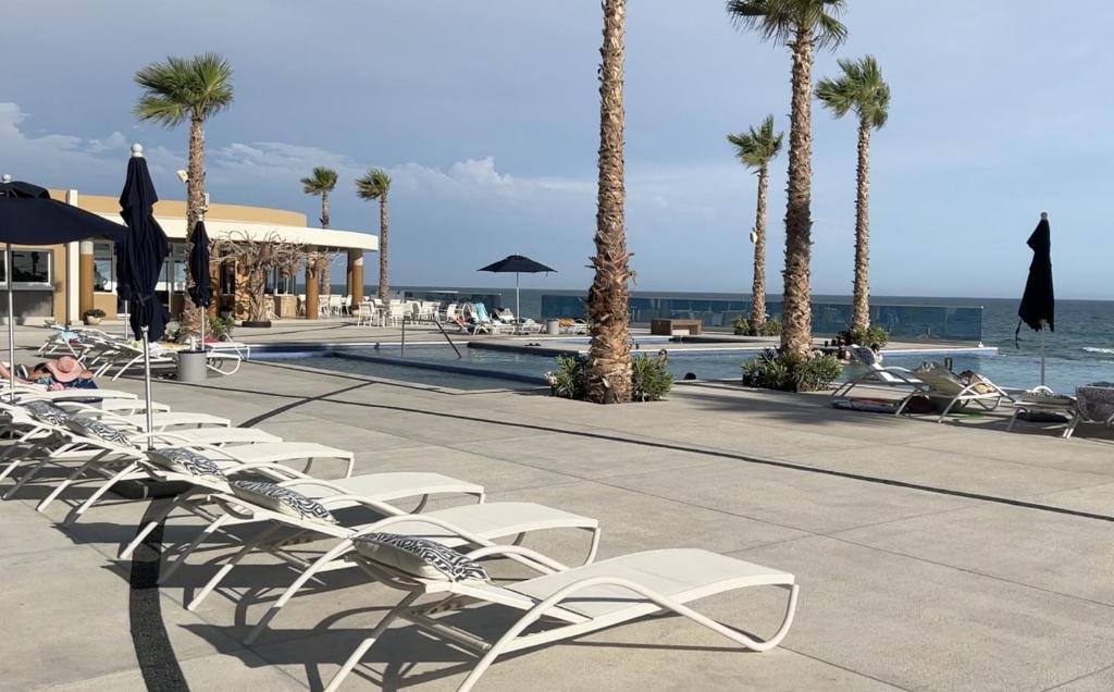 Unique condo by the beach at Encantame Towers W1803, Playa Encanto ...