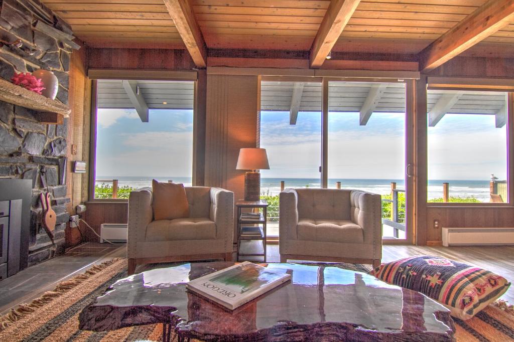 Ocean Front on Miles of Sandy Beach! Boho Shores, Yachats ...