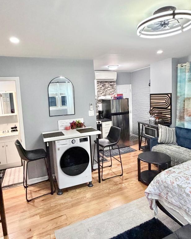 Entire rental studio unit in Queen Village Philly, Philadelphia ...