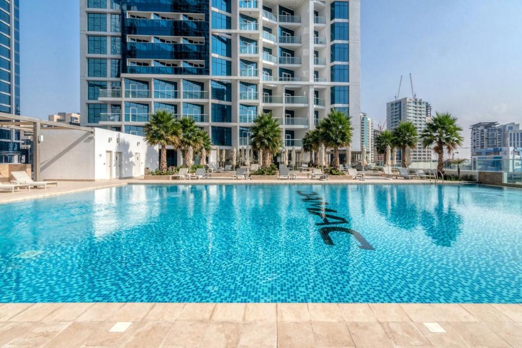 GuestReady - Damac Prive | 1BR Canal View, Dubai (updated prices 2026)