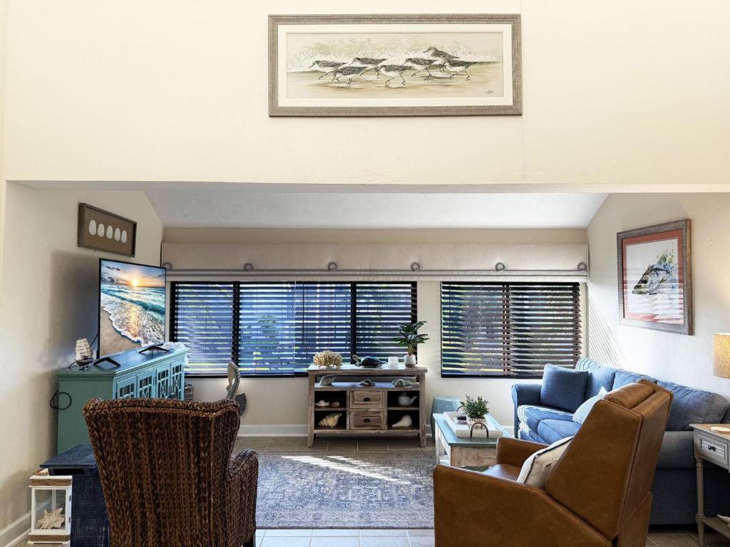 Tamarind 3BR Loft – Beach Vibes & Bay Views, Englewood (updated prices ...