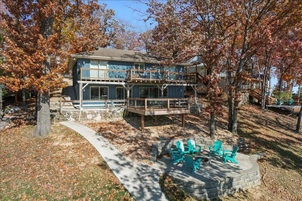 2 Lakefront Homes: Wide Decks, Great View, Gravois Mills (tarifs ...