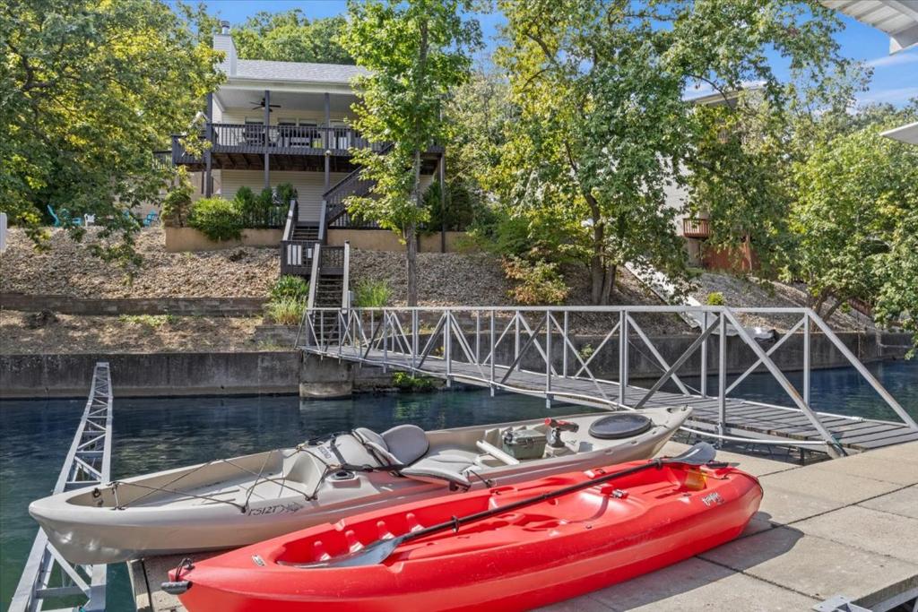 New! Deep Cove with Kayaks-Paddle Board-Fire Pit, Rocky Mount (prezzi ...