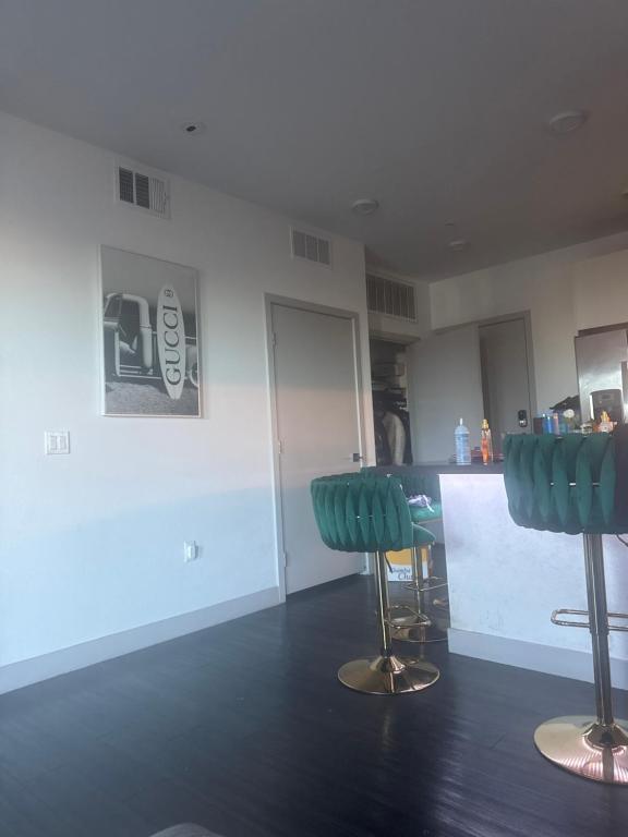 Big house las vegas near strip and fremont, लास वेगास की (2026 के लिए ...