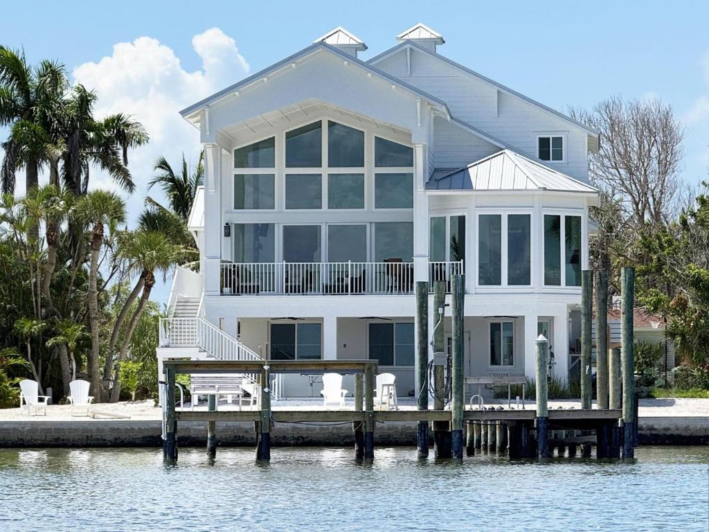 Lemon Bay Luxe – Dock, Beach & Manasota Vibes, Englewood (prezzi ...