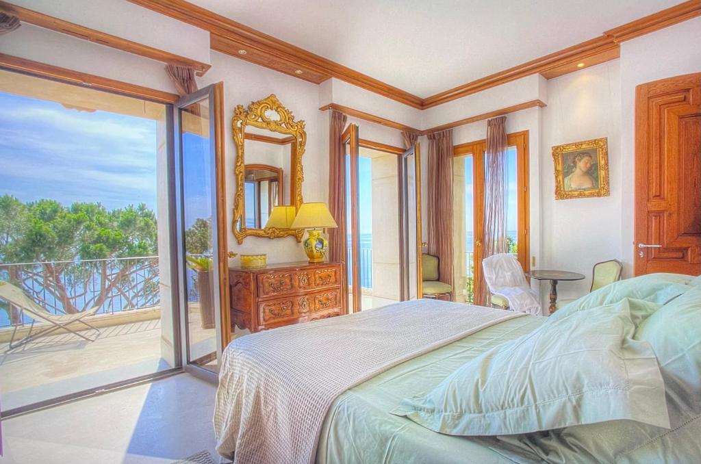 Beachfront villa San Martino Di Lota pool,Palagaccio（2025年最新房价）