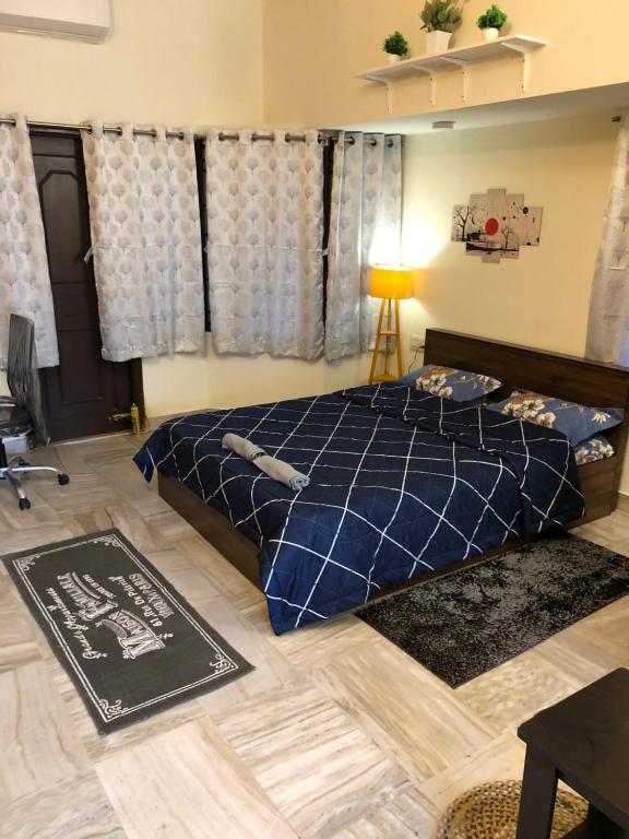 Cozy room at The Hole In The Wall Cafe Indiranagar, Bangalore (harga ...