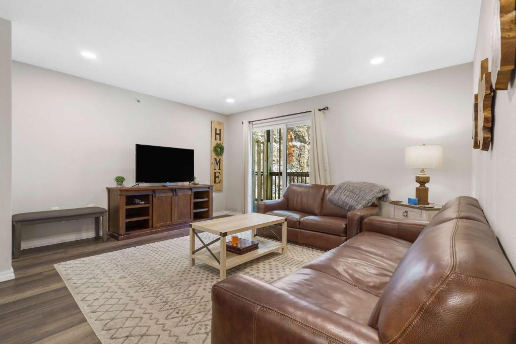 Hillside Duo - 2 Units in The Vineyards Resort, Branson (preços ...
