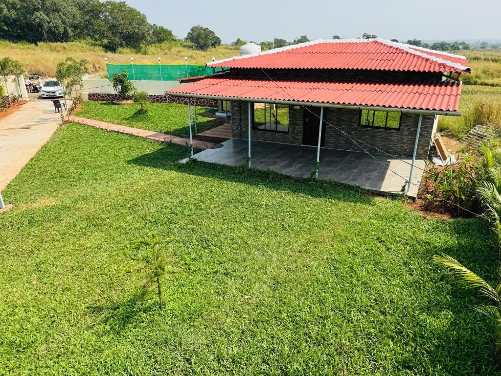SK Farm & Resort, Neral (tarifs actualisés, 2026)