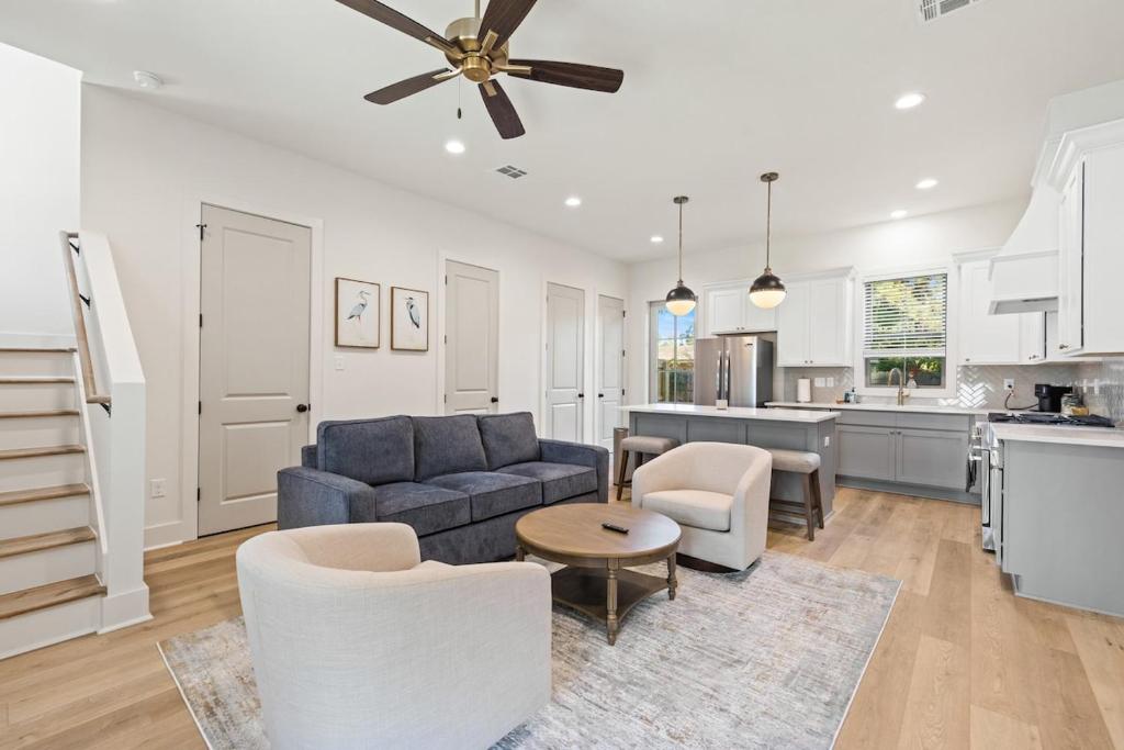 NEW River Ranch King Luxe Amenities Prime Location, Lafayette (nove ...
