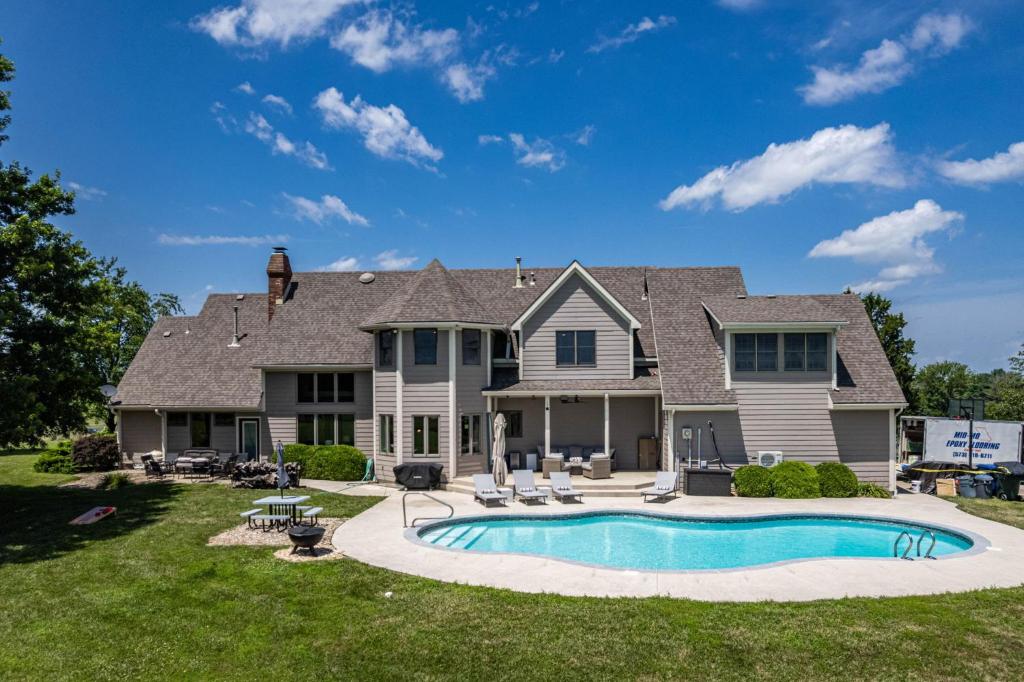 Elegant Fulton Columbia Estate 8 bd 6 ba on 10 acres, Fulton ...