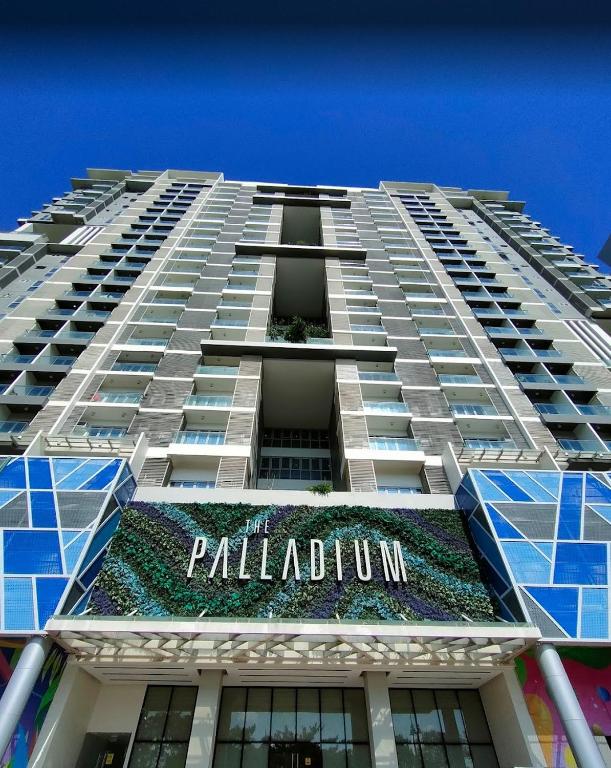 Megaworld 1BR and 1maidroom, 2bath at Palladium, Iloilo City की (2026 ...