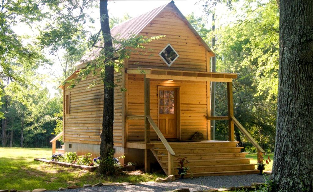 Historic Log Cabin near Danville, Virginia, South Boston (tarifs ...