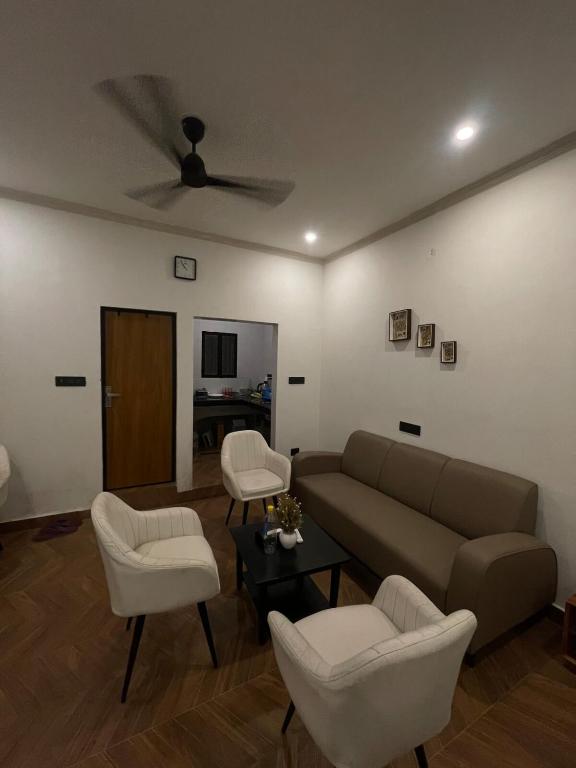 Studio Apartment-1Rk Private flat by FRNDS living, Nova Deli (preços ...