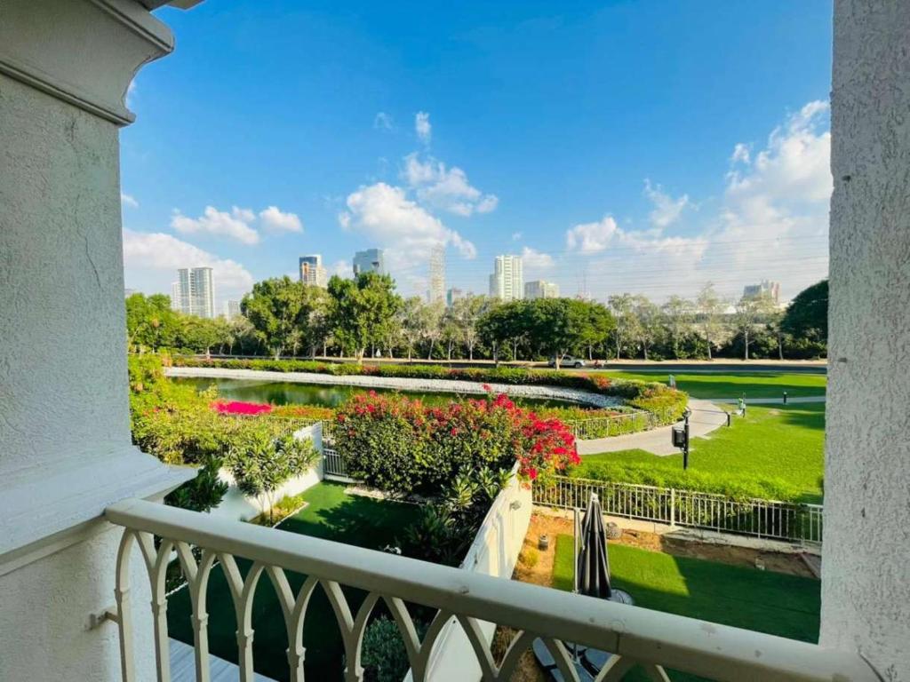Homey 2 Bedroom Villa with Maids Room in The Springs 8 Dubai, Dubai ...