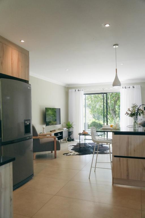 Two on Bramble, Хилтон (актуальные цены 2025 года)