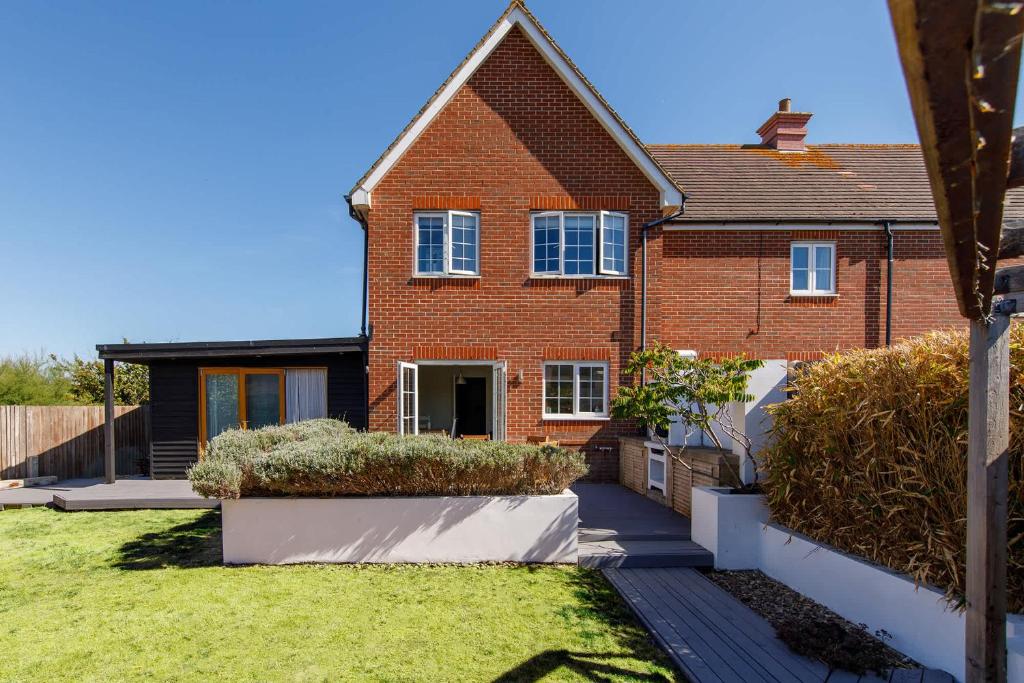Family Seaside Escape - 5 Mins to Beach, Earnley (updated prices 2025)