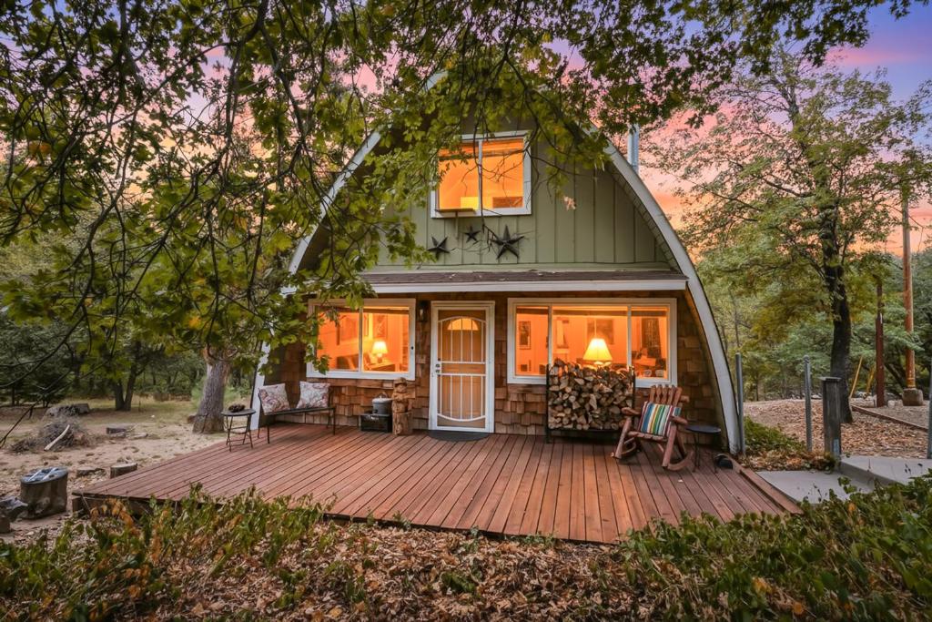 Fire Escape Cabin-Southern Yosemite, Oakhurst की (2026 के लिए अपडेट हुई ...