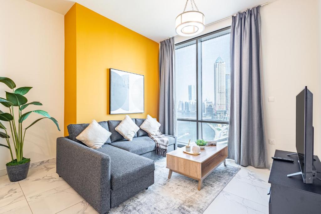 Best Business Bay Location - Direct Views of Canal and Al Khail ...