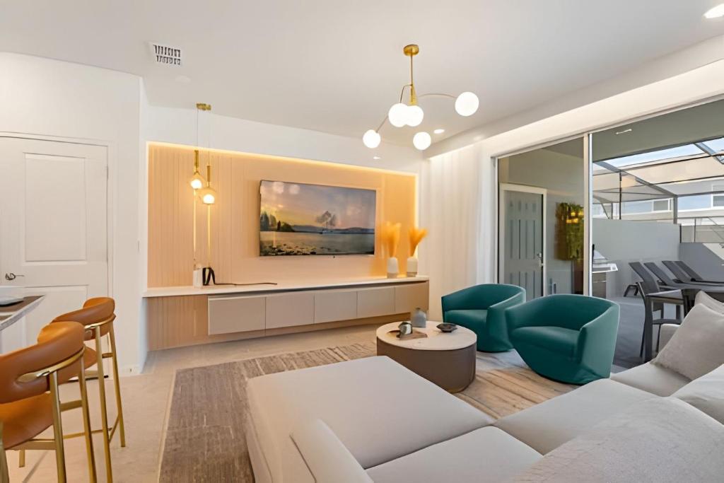 Disney 5BR Resort Home + Lazy River & Mini Golf, Davenport (updated ...