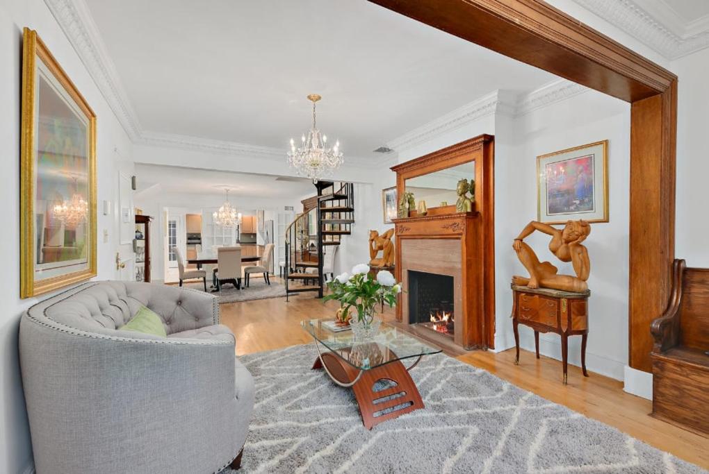 Harlem Gem, New York (updated prices 2026)