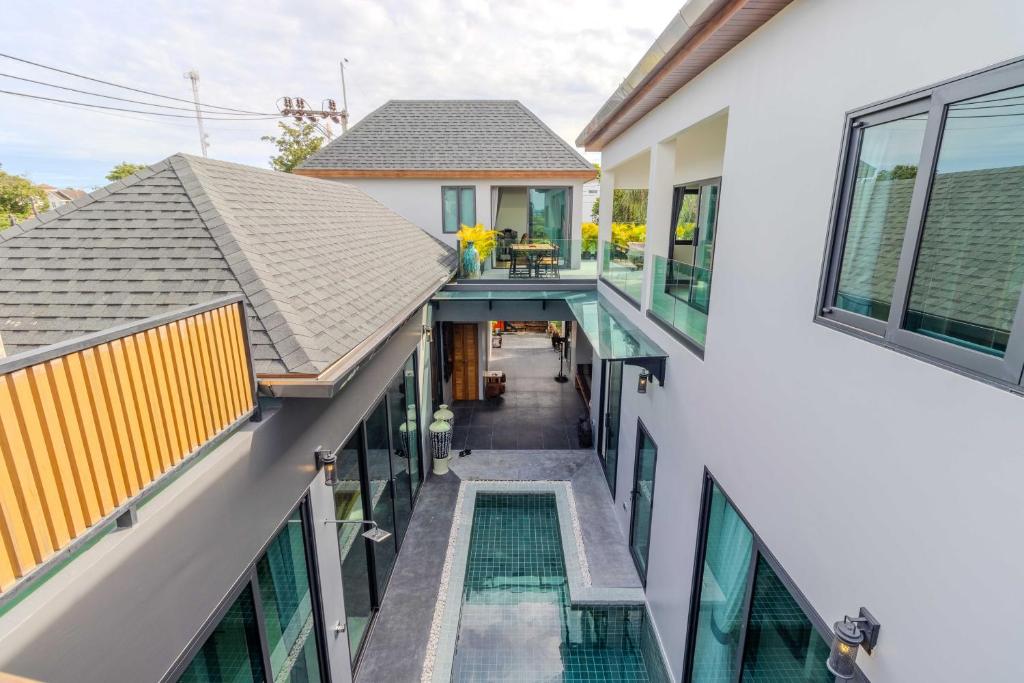 V257 Spacious 5BR Villa Waterfall Pool Movie Room, Praia de Rawai ...
