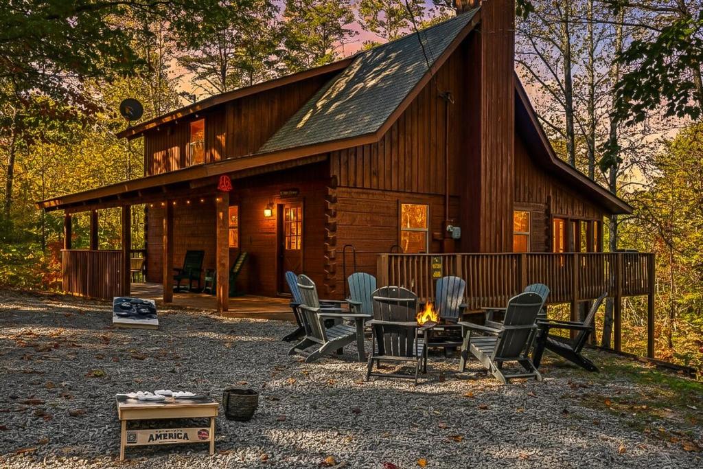 Galactic Cabin in Smokies!, Pittman Center (tarifs actualisés, 2025)