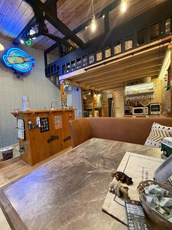 Great access to Yokota Air Base! 203 Tokyo Fussa American Log House ...