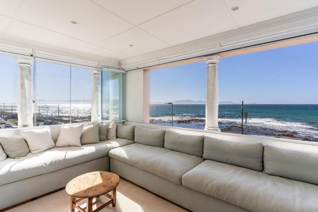Kalk Bay Cool Spacious Front Row Apartment, Kalk Bay (updated prices 2026)