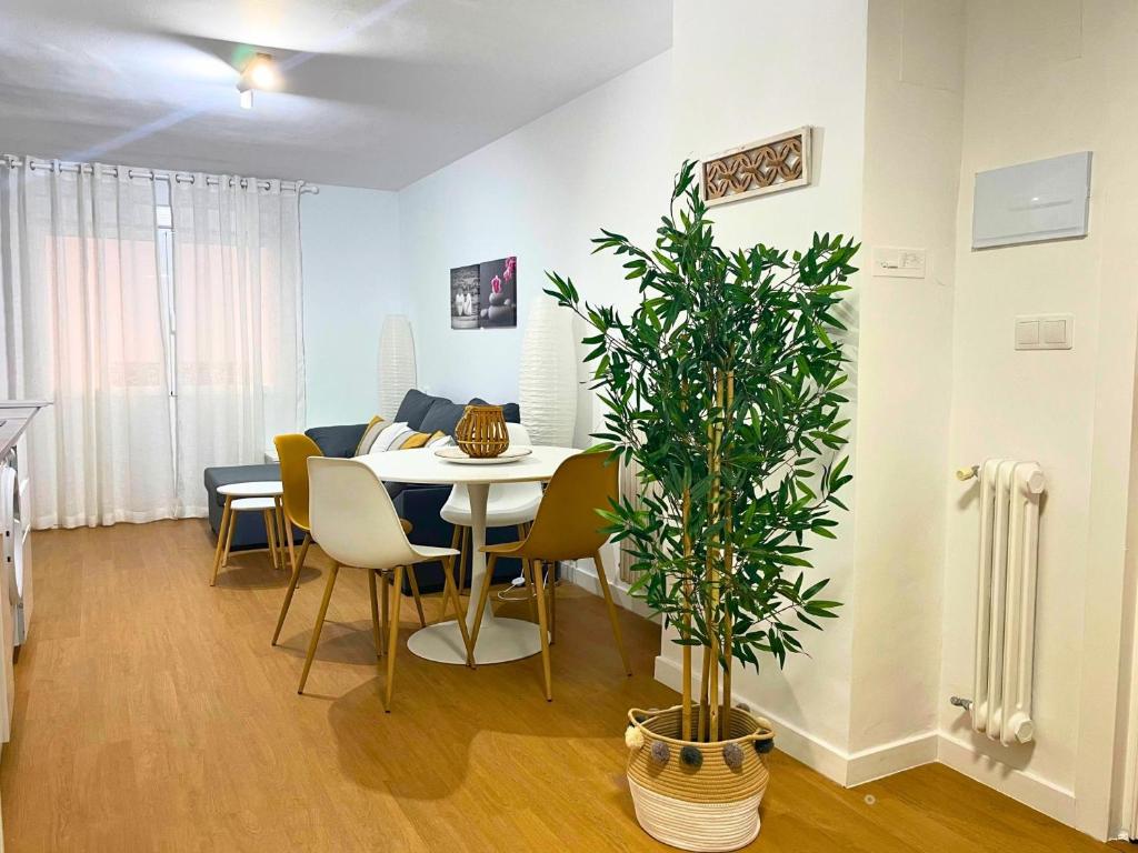 Home4u Mendez Nuñez, Гранада (обновени цени за 2025 г.)