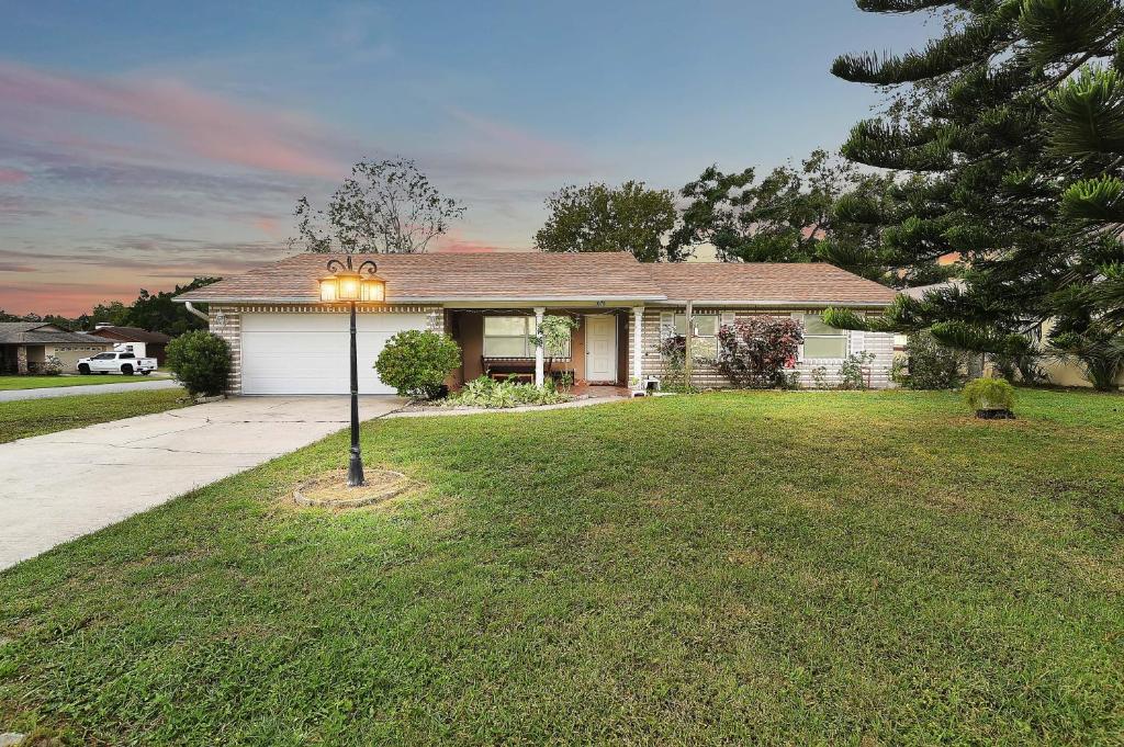 Chelsea Way Getaway Bright 4BR Family Retreat home, Port Orange ...