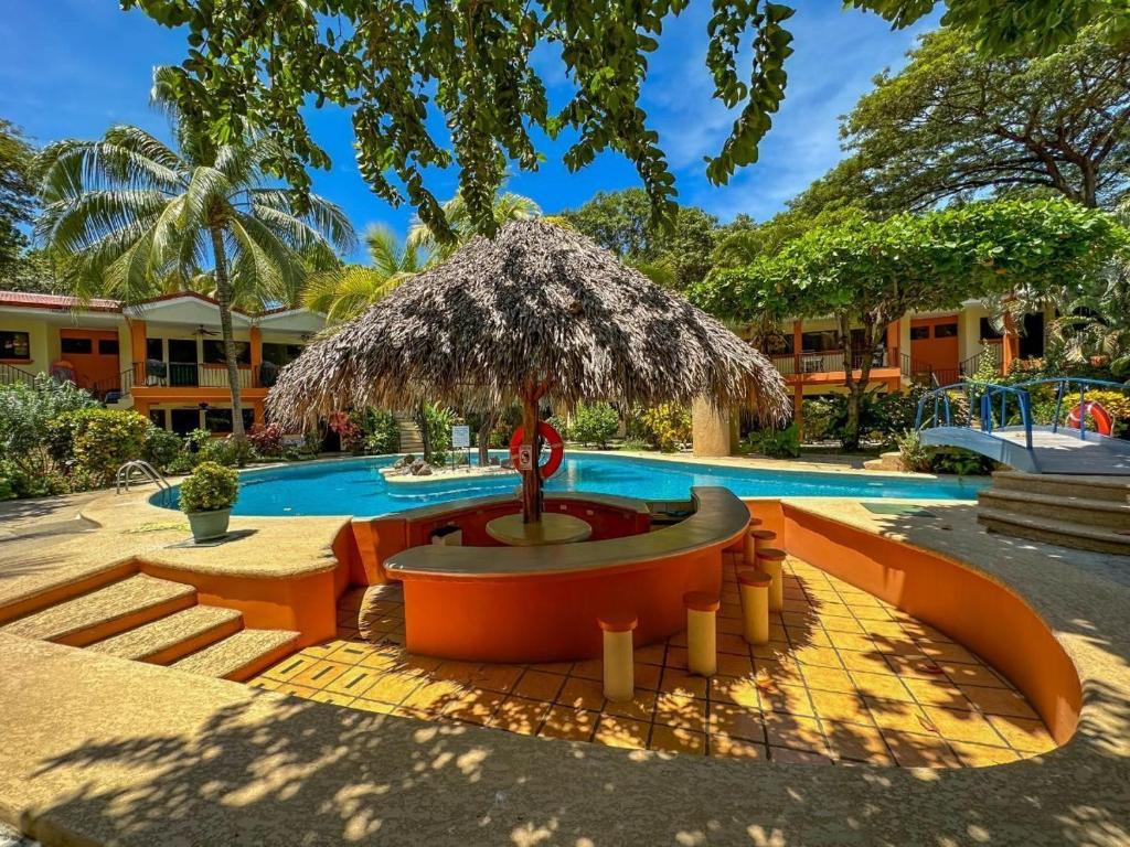 Charming 1B Steps From the Beach, Coco (updated prices 2025)