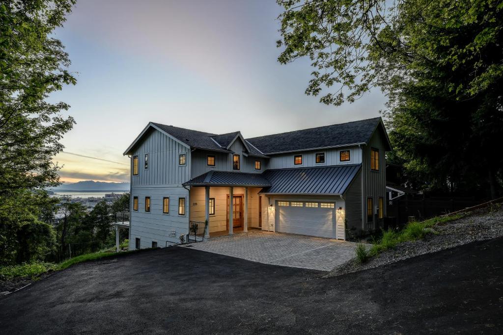 Luxury Seattle Retreat with Views and Bonus Suite, Seattle (precios ...