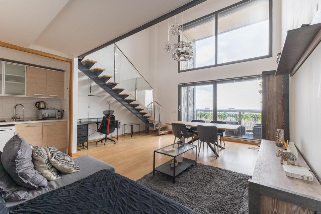 Loft moderno con terraza y piscina en Valencia, בורחאסוט (מחירים ...