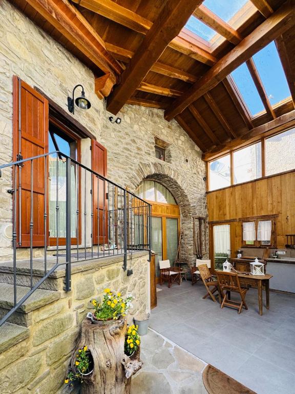 Incantevole casa tra le vie di un antico borgo, Cerreto Alpi (preços ...