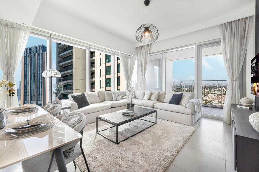 杜拜Burj Khalifa View From The Infinity Pool 2BR at Downtown Dubai（2025 年 ...